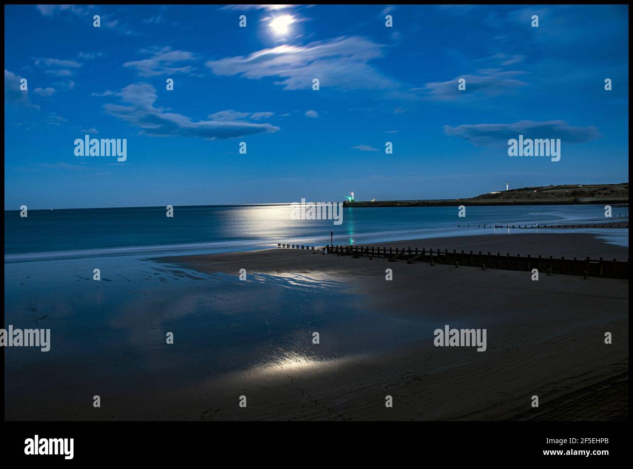 Moonlight beach hi-res stock photography and images - Alamy