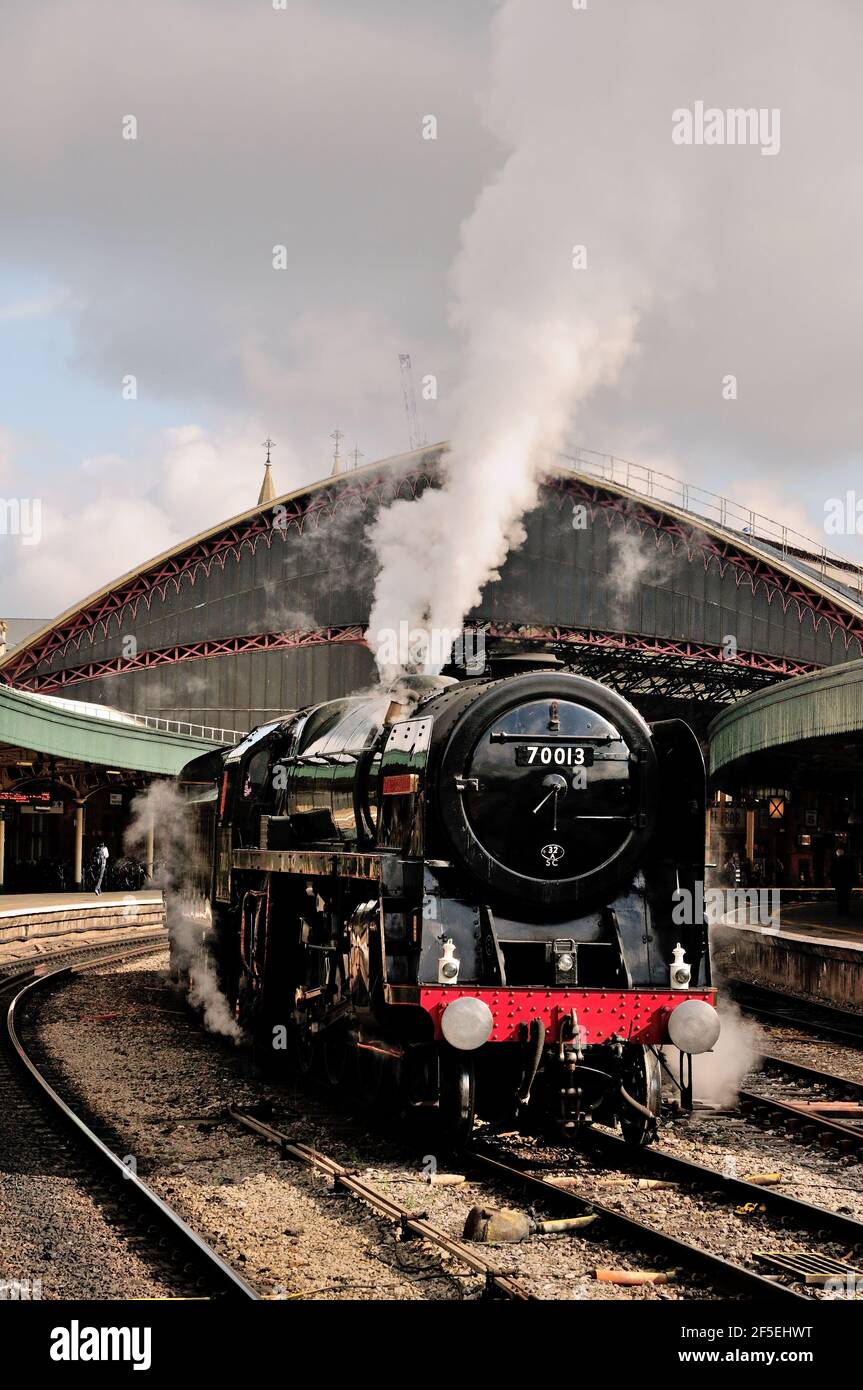Cromwell curve hi-res stock photography and images - Alamy