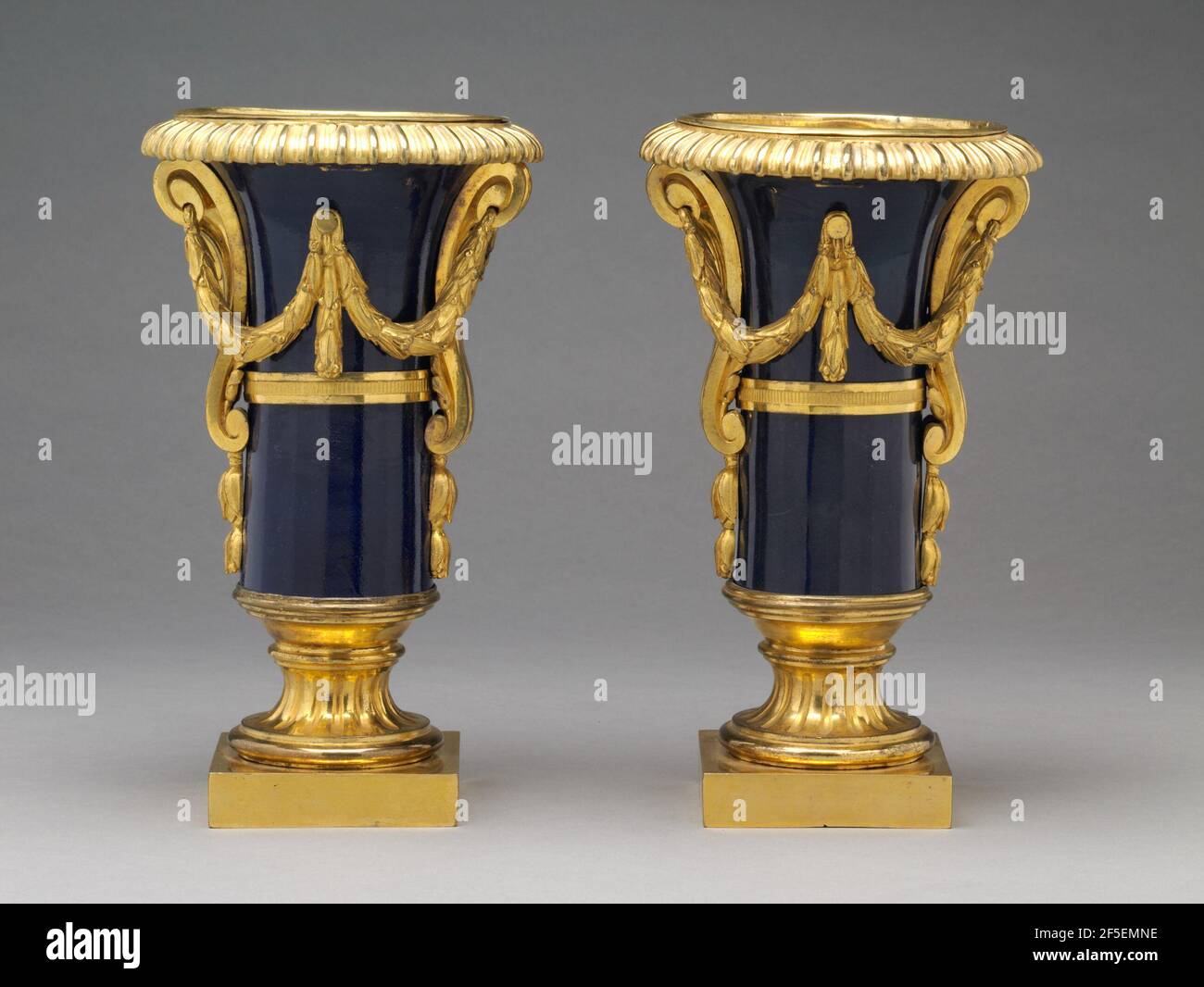 Historic vases hi-res stock photography and images - Alamy
