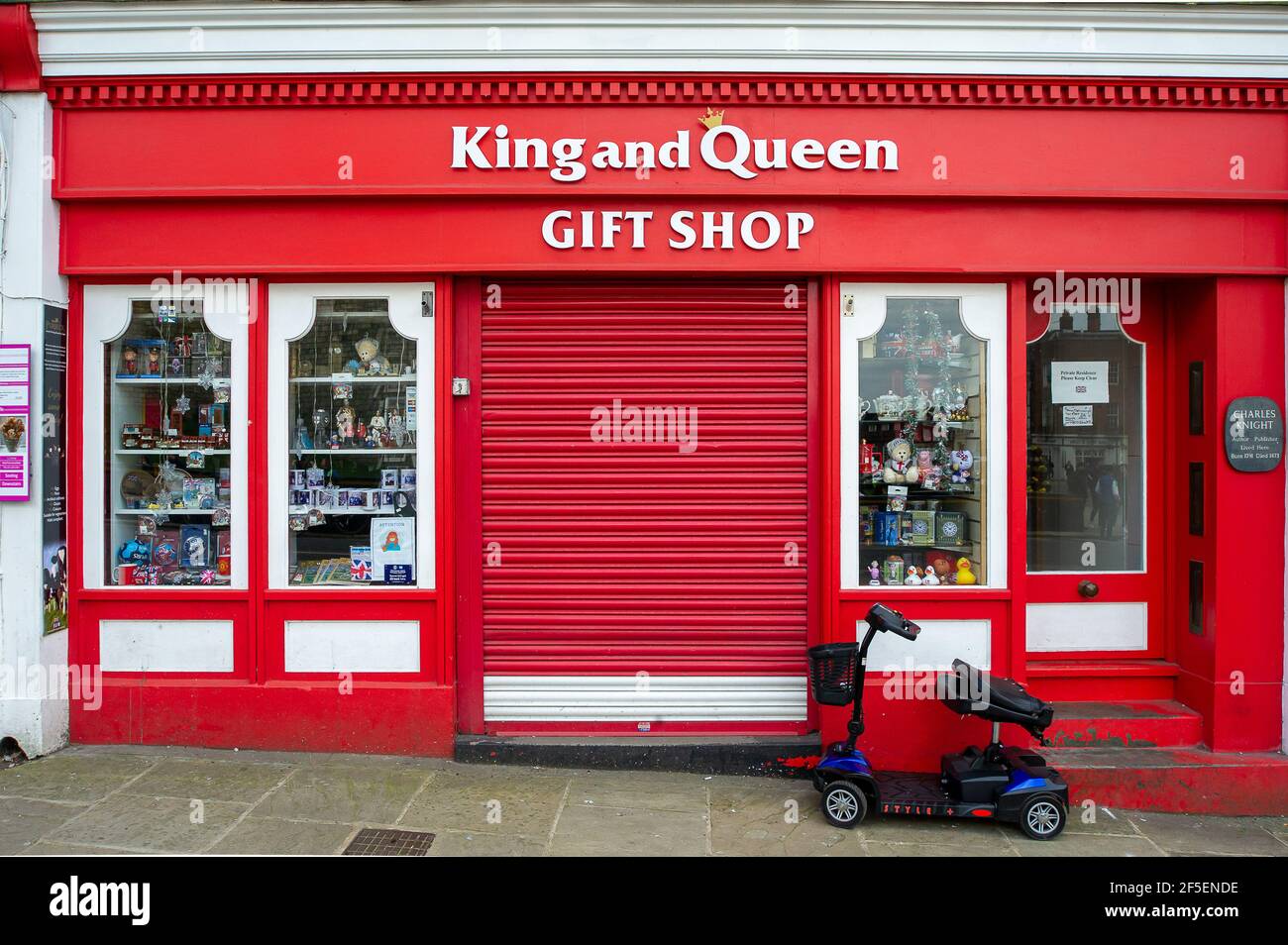 Gift shop windsor castle hi-res stock photography and images - Alamy