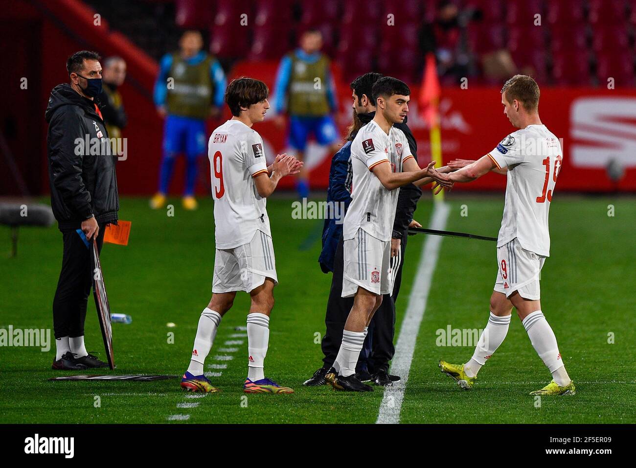 GRANADA, SPAIN - MARCH 25: Bryan Gil of Spain, Pedri of Spain and Dani ...