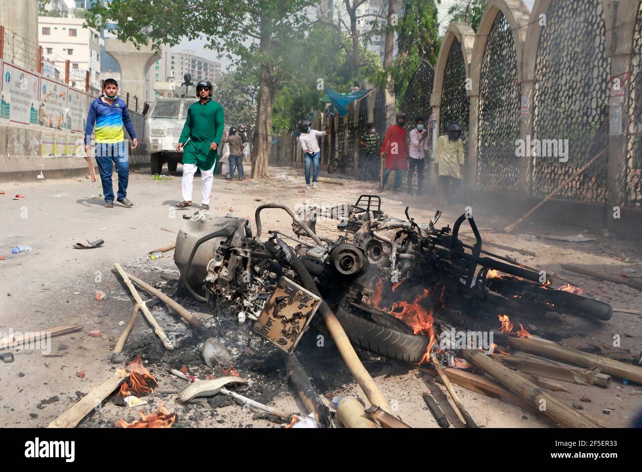 Baitul mukarram mosque 2021 hi-res stock photography and images - Alamy