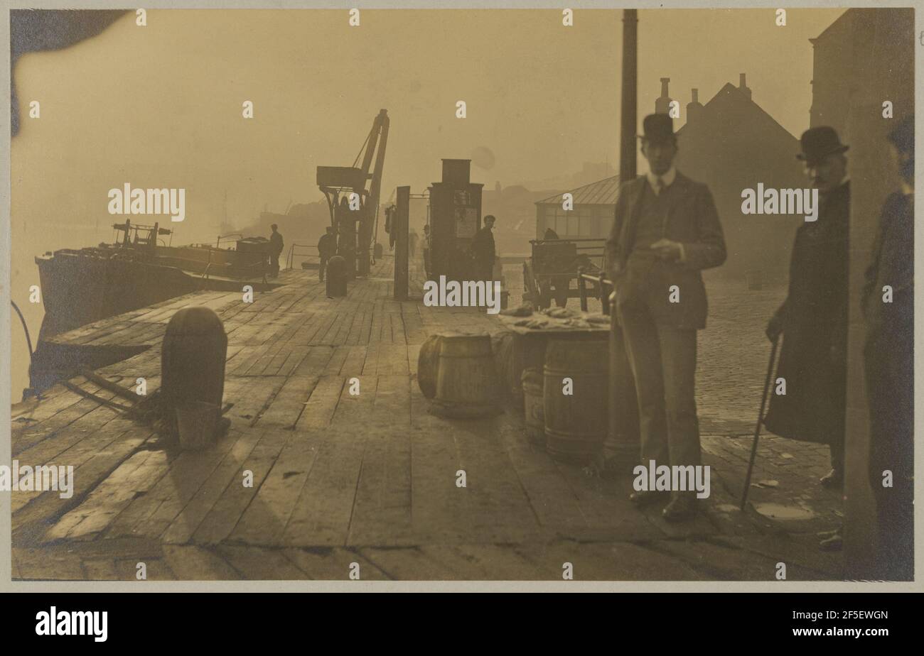 Dock workers 1800s hi-res stock photography and images - Alamy