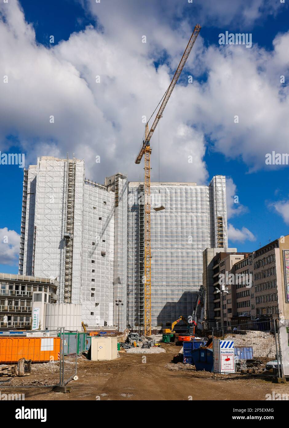 Demolition of high rise building hi-res stock photography and images ...