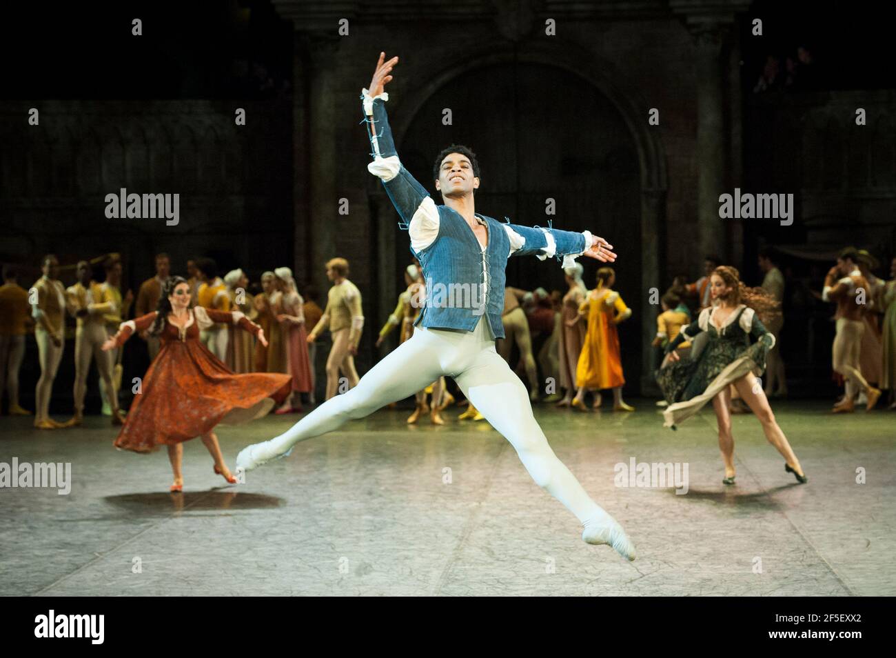 Carlos Acosta (Romeo) rehearses English National Ballet's Romeo and ...