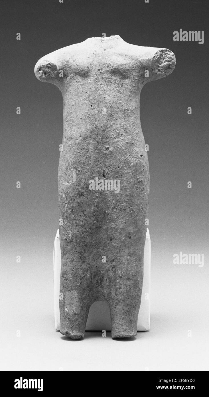 Sculpture standing Black and White Stock Photos & Images - Alamy