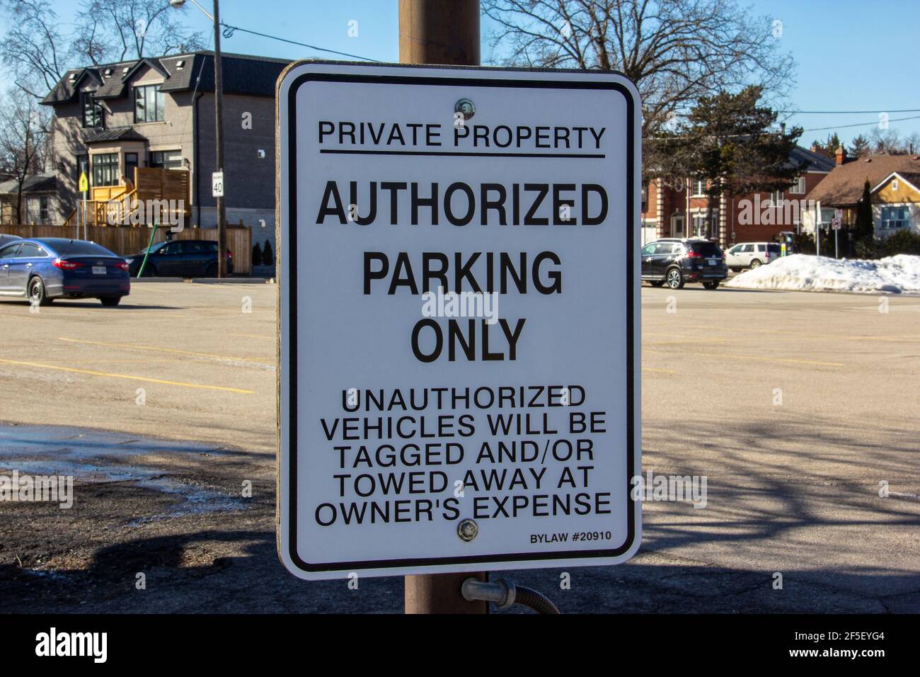 Authorized Parking Only sign Stock Photo - Alamy