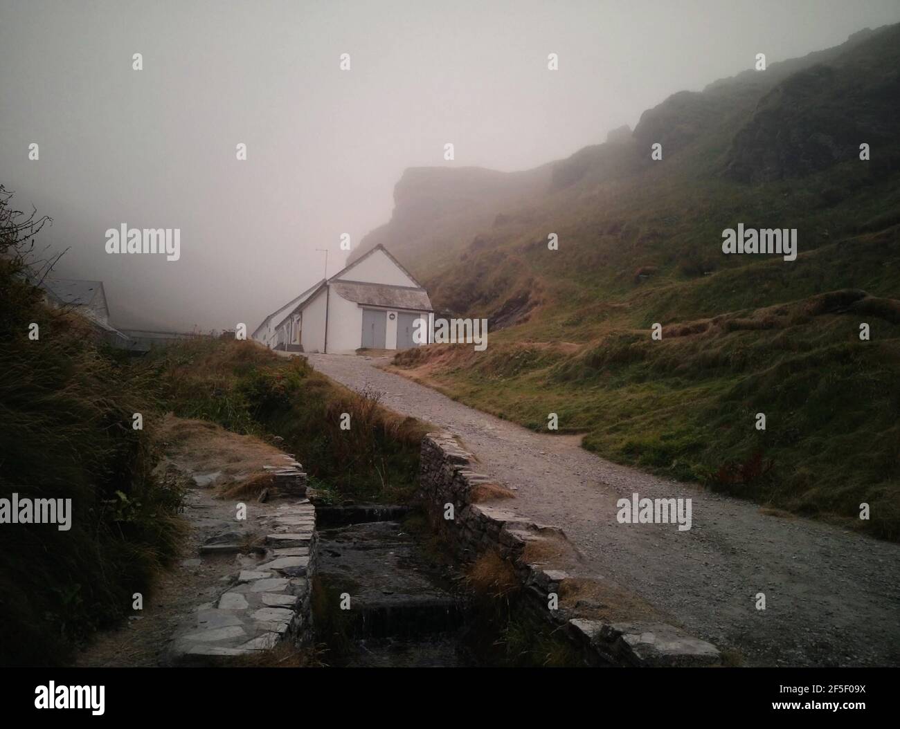 Tintagel town hi-res stock photography and images - Alamy