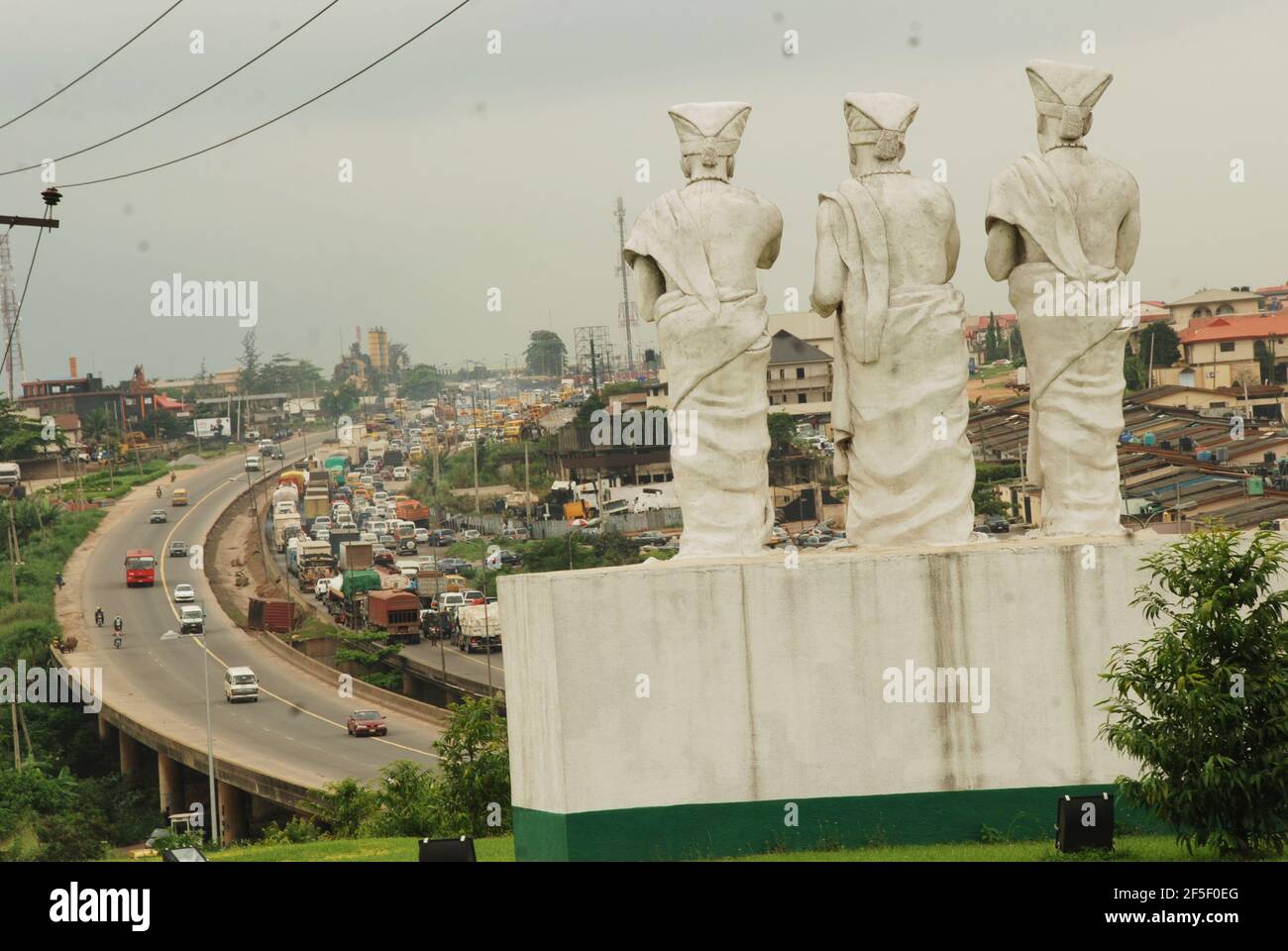 2. Lagos Metro: Lagos White Cap Chiefs Statue, Lagos, Nigeria Stock Photo - Alamy