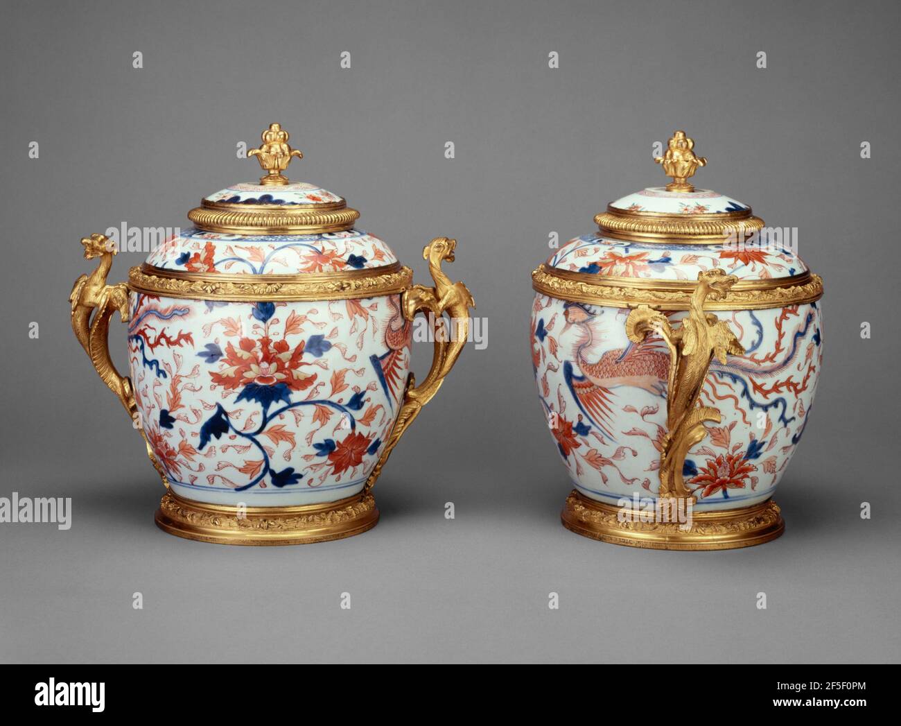 Lidded jars hi-res stock photography and images - Alamy