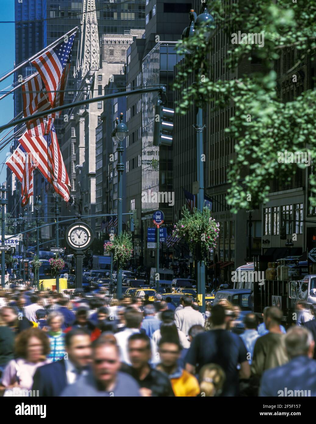 2002 HISTORICAL CROWDS STREET SCENE FIFTH AVENUE MANHATTAN NEW YORK ...