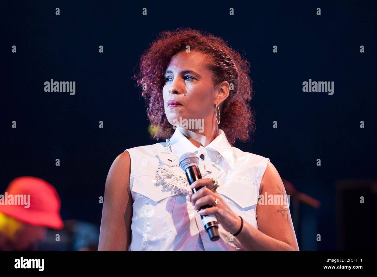 Neneh cherry buffalo stance hi-res stock photography and images - Alamy