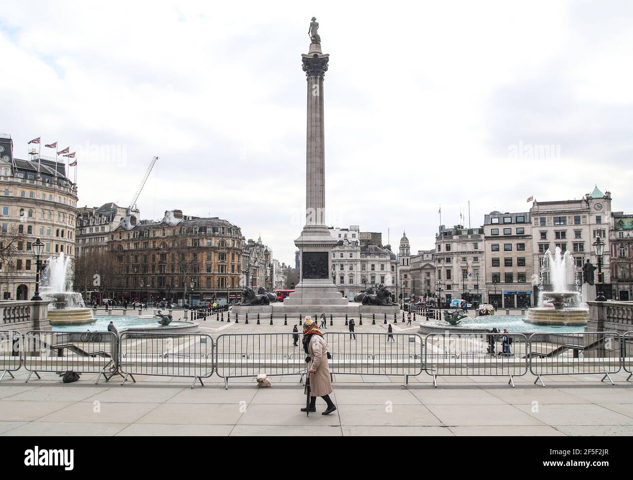 General view of the Nelson's Column monument in Trafalgar Square ...