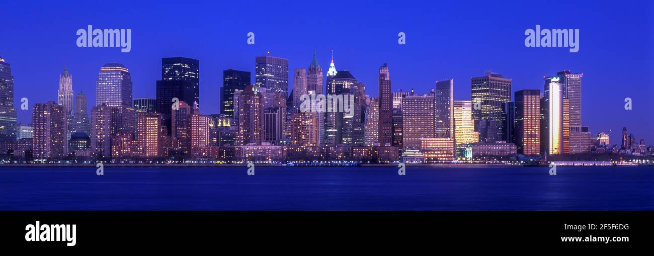 2002 HISTORICAL DOWNTOWN SKYLINE MANHATTAN NEW YORK CITY USA Stock ...