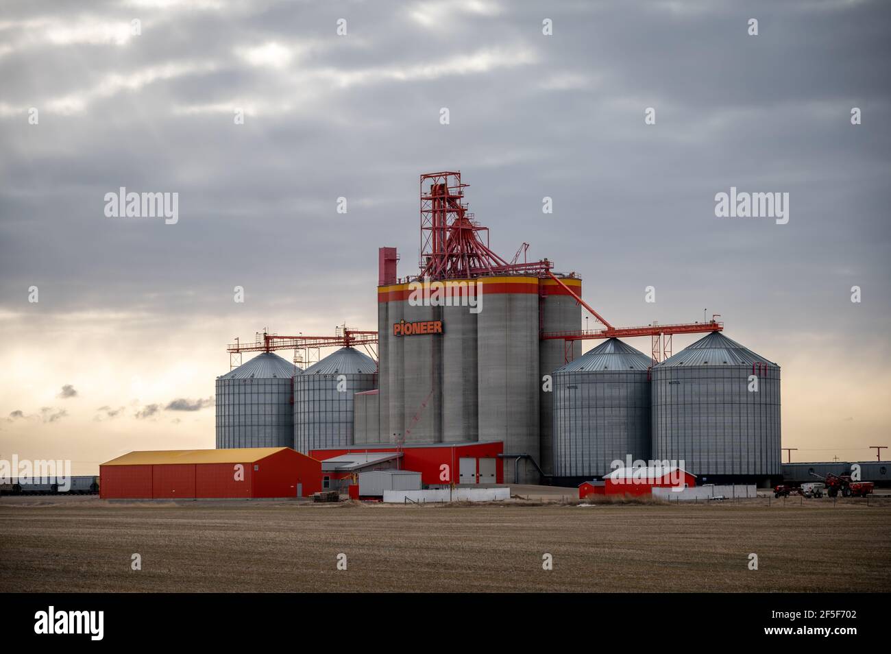 Stirling, Alberta - March 27, 2021: Pioneer grain elevator located at ...
