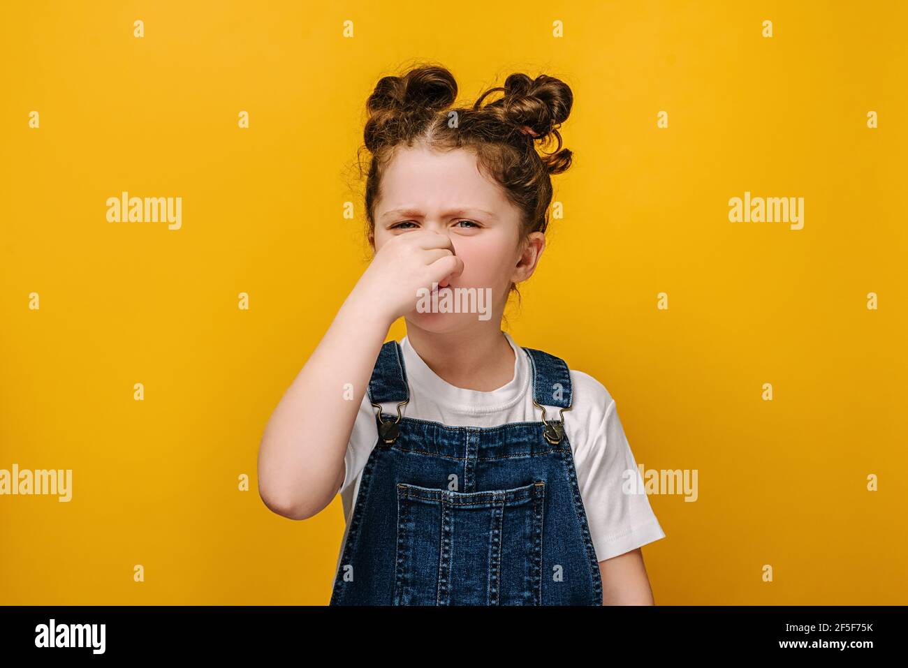 Person pinching nose smelly hi-res stock photography and images - Alamy