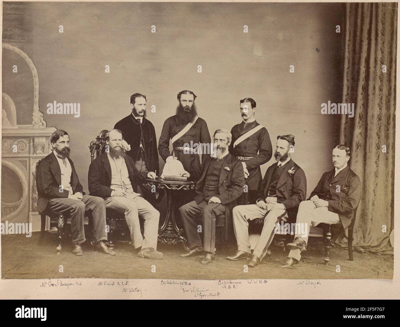 Eight unknown men hi-res stock photography and images - Alamy