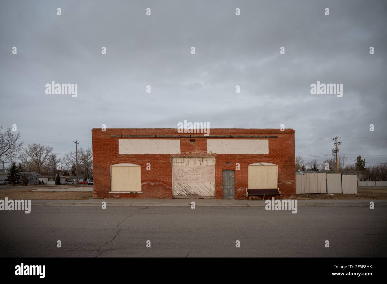 Abandoned brick building in a dying rural town Stock Photo - Alamy