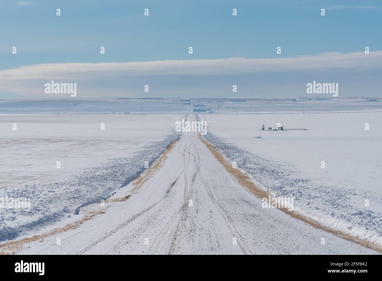 Rural alberta road hi-res stock photography and images - Alamy