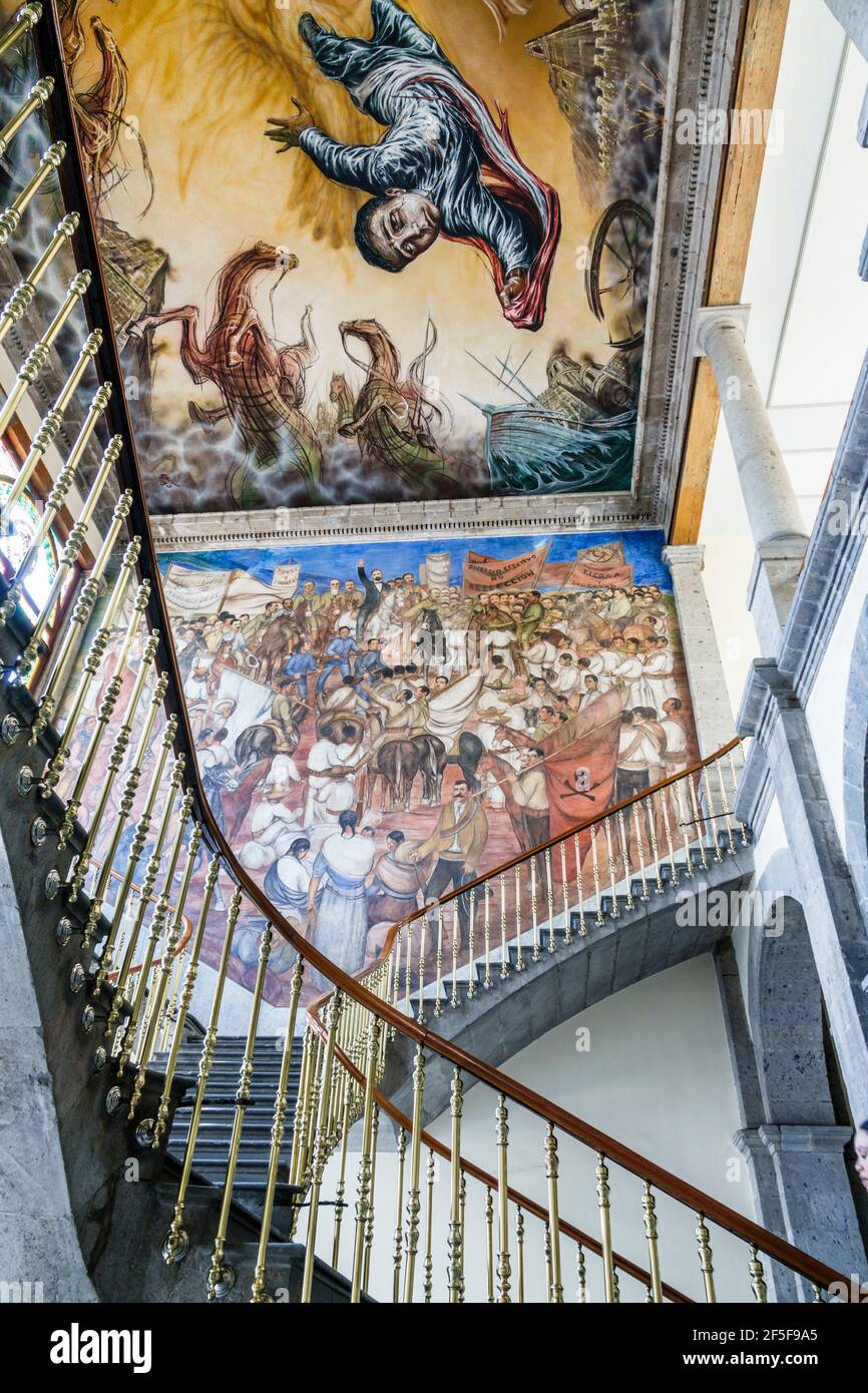 Castillo de chapultepec ciudad de hi-res stock photography and images ...