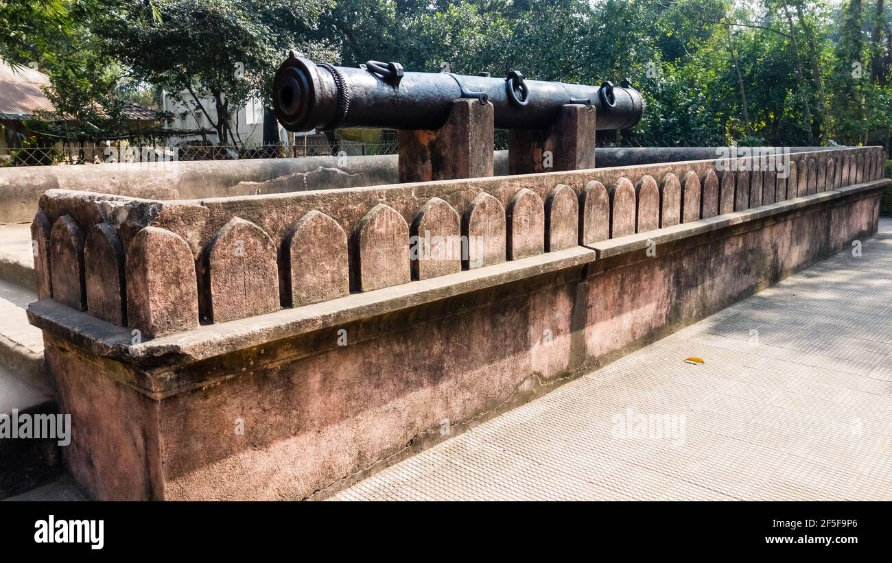 Old antique cannon india hi-res stock photography and images - Alamy