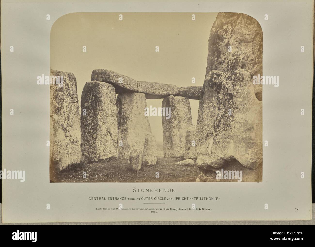 Central trilithon stonehenge hi-res stock photography and images - Alamy