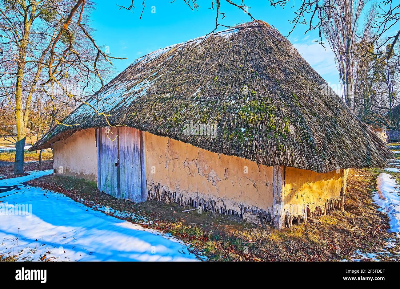 Open storage yard hi-res stock photography and images - Alamy