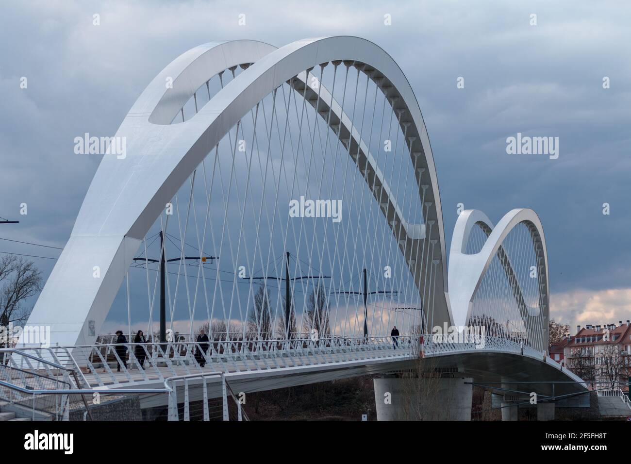 Metro link bridge hi-res stock photography and images - Alamy
