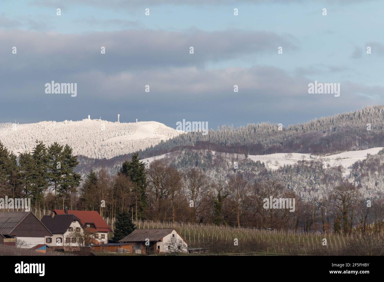 Winter landscape Black Forest with farm Stock Photo - Alamy