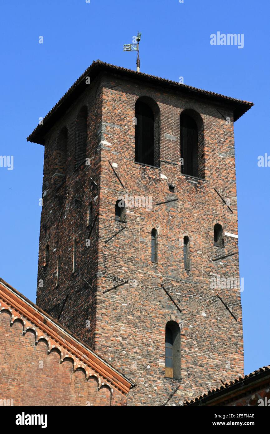 renaissance church (sant'ambrogio) in milan (italy Stock Photo - Alamy