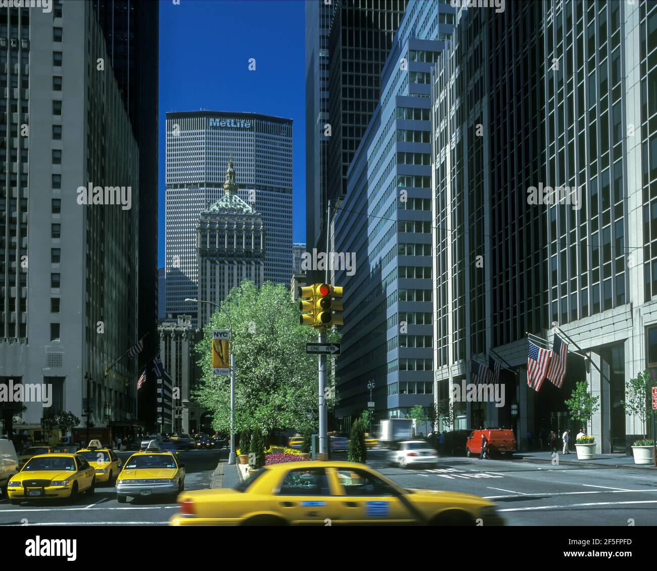 Street scene early 2000s hi-res stock photography and images - Alamy