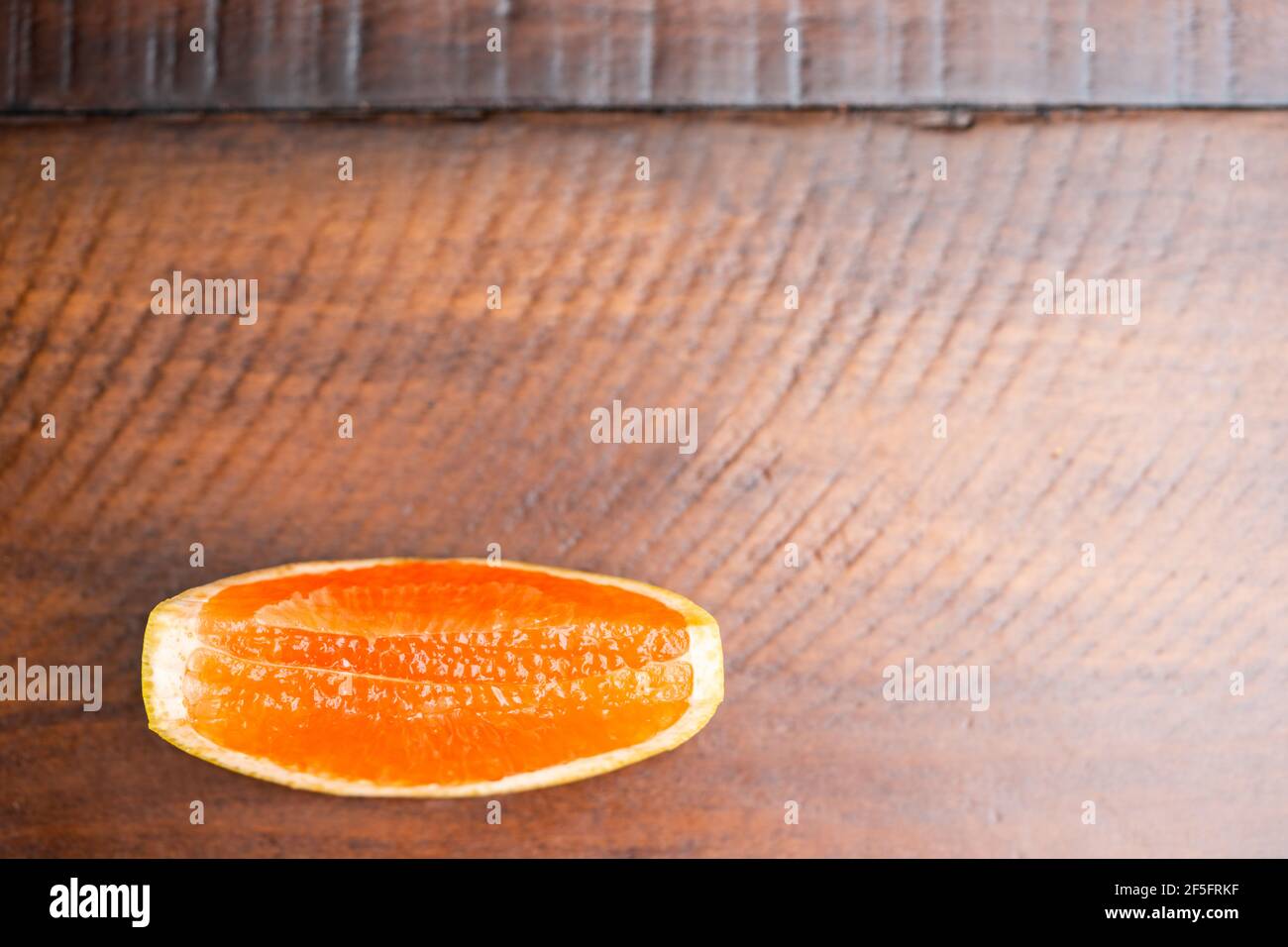 Overhead photo of a grapefruit slice Stock Photo - Alamy