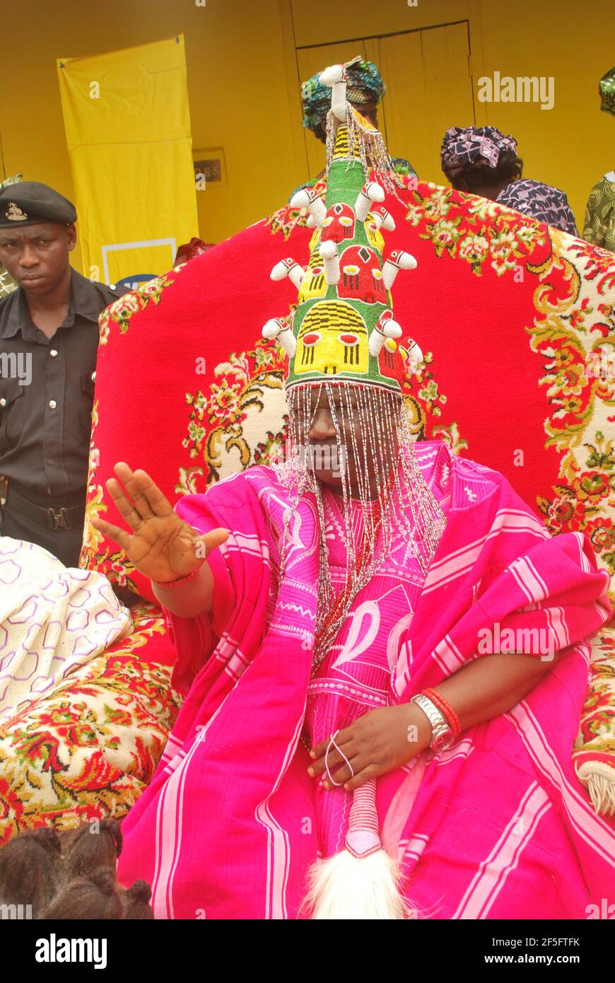 Yoruba crown hi-res stock photography and images - Alamy