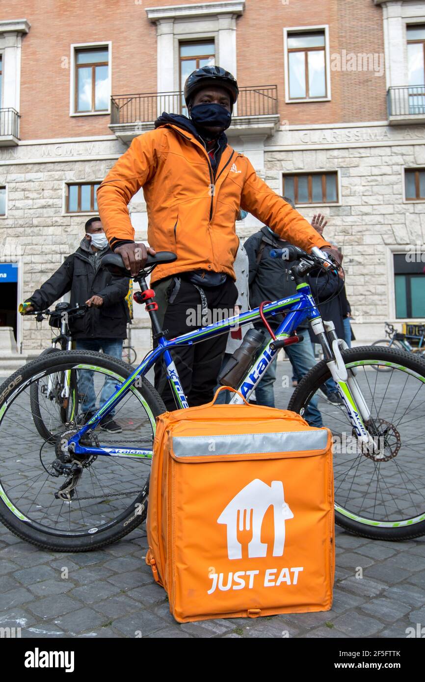 Rome, Italy. 26th Mar, 2021. Strike held in Rome by food delivery ...