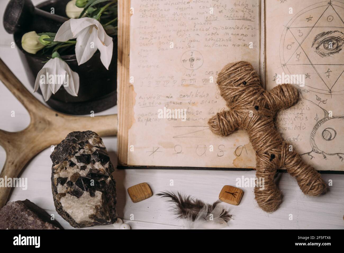 Voodoo objects hi-res stock photography and images - Alamy