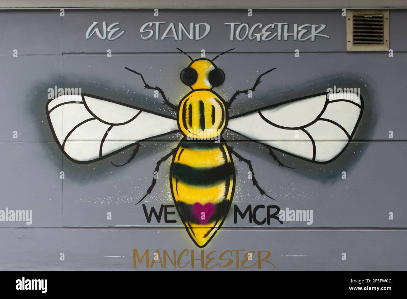 Manchester united manchester united bee hi-res stock photography and ...