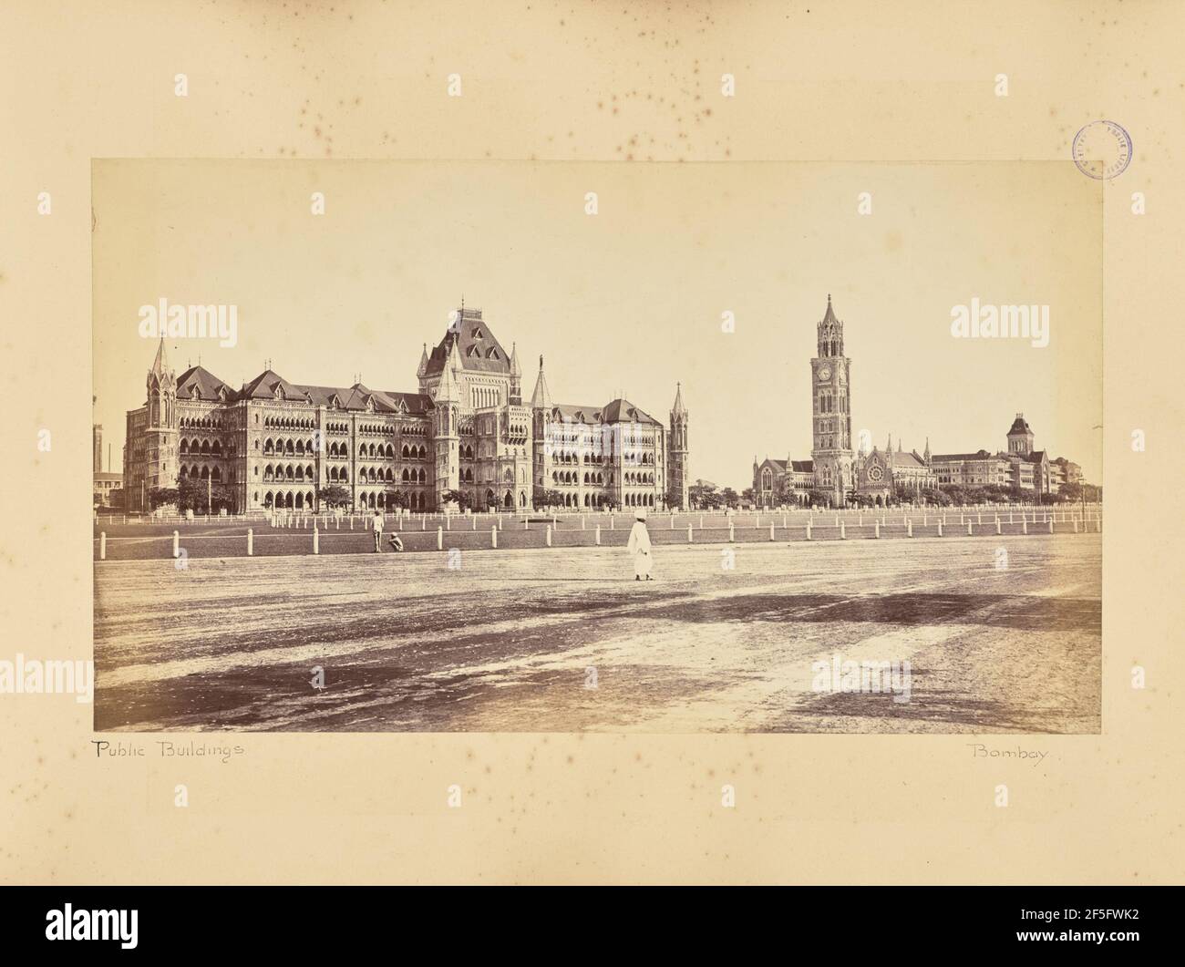 Vintage public buildings hi-res stock photography and images - Alamy