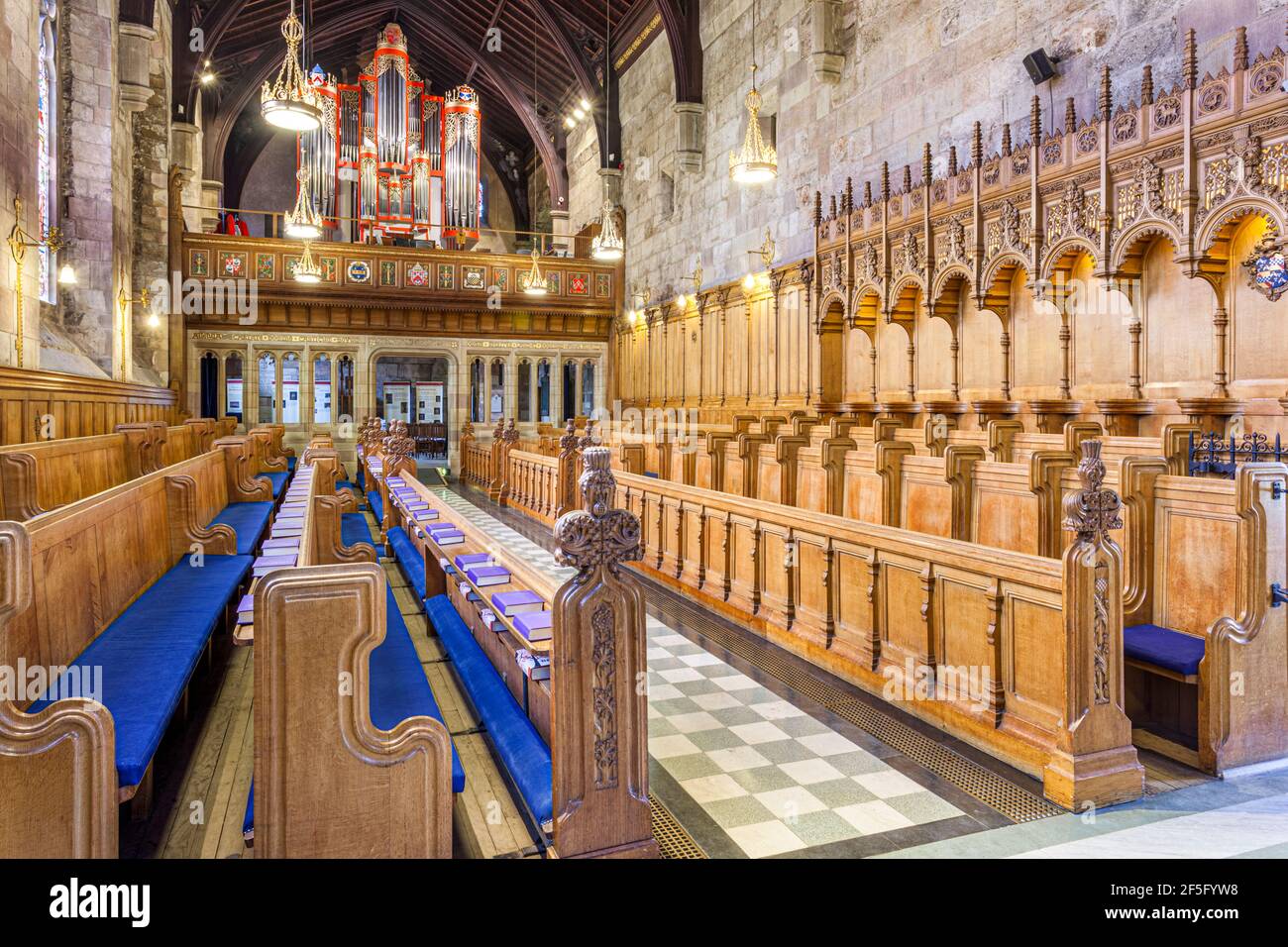 Church of scotland interior hi-res stock photography and images - Alamy