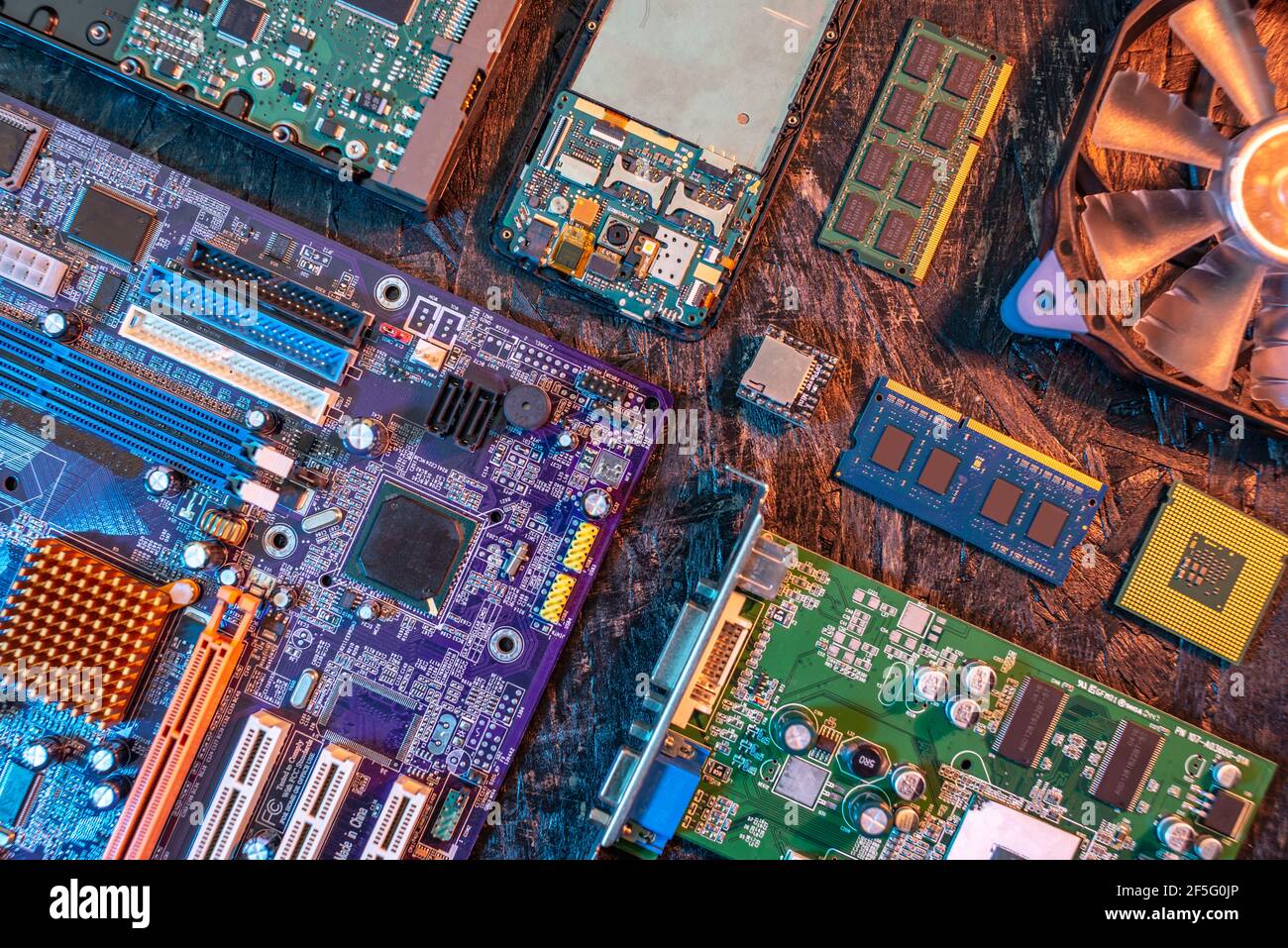 The computer hardware configuration is laid out on a dark background ...