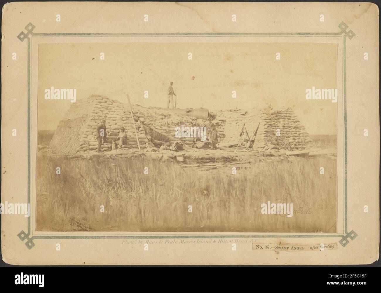 American soldiers in ruins hi-res stock photography and images - Alamy