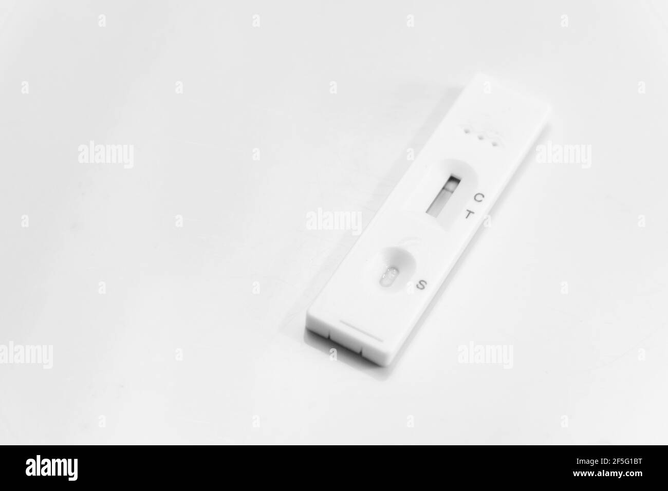 Lateral flow immunochromatographic assay hi-res stock photography and ...