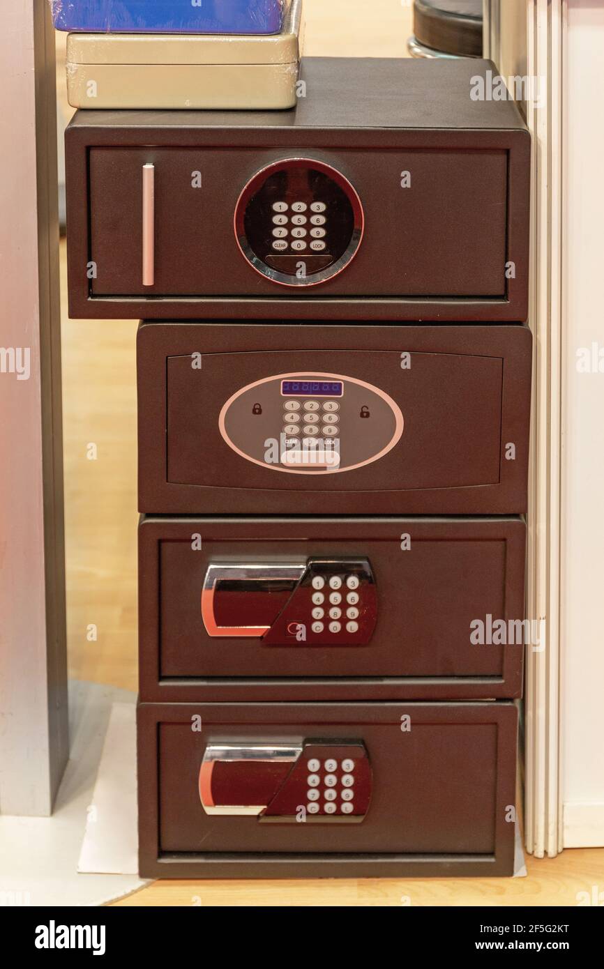 Safe deposit boxes hi-res stock photography and images - Alamy