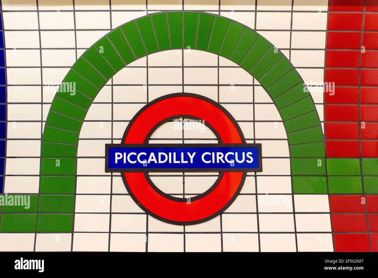 Piccadilly underground sign hi-res stock photography and images - Alamy