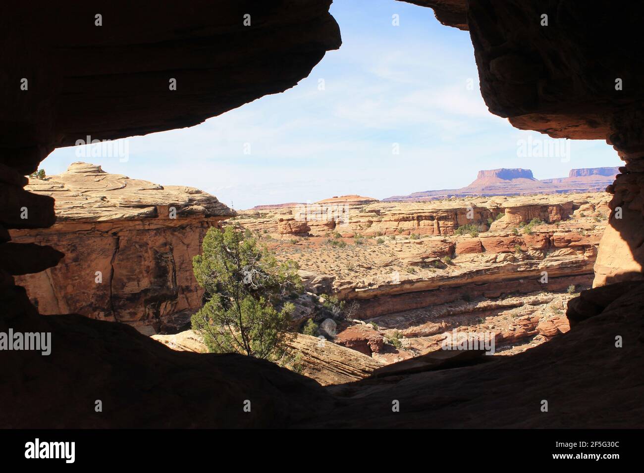 Rock window view in the southwest Stock Photo - Alamy