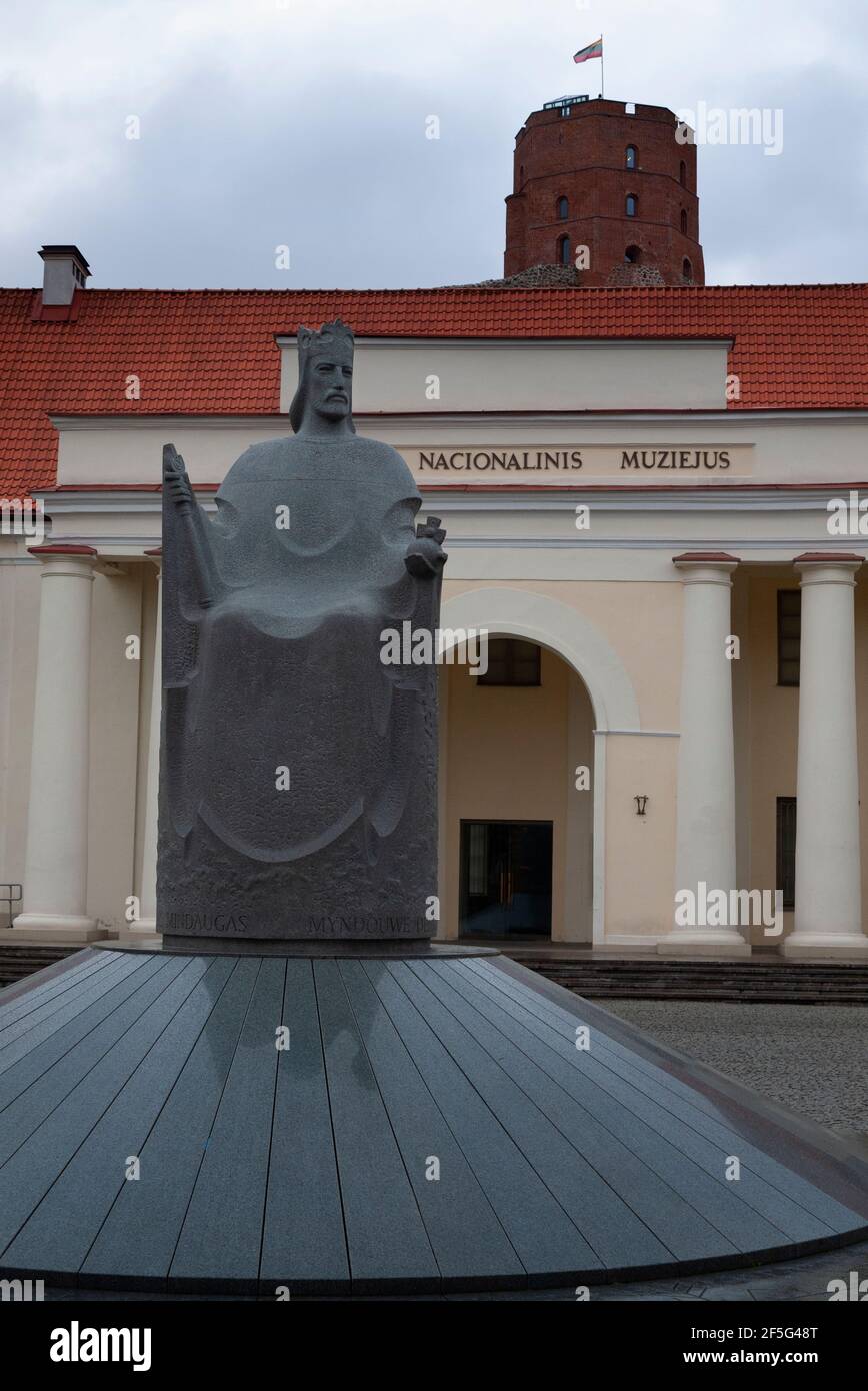 Statue of King Mindaugas with Gediminas tower behind, Vilnius ...