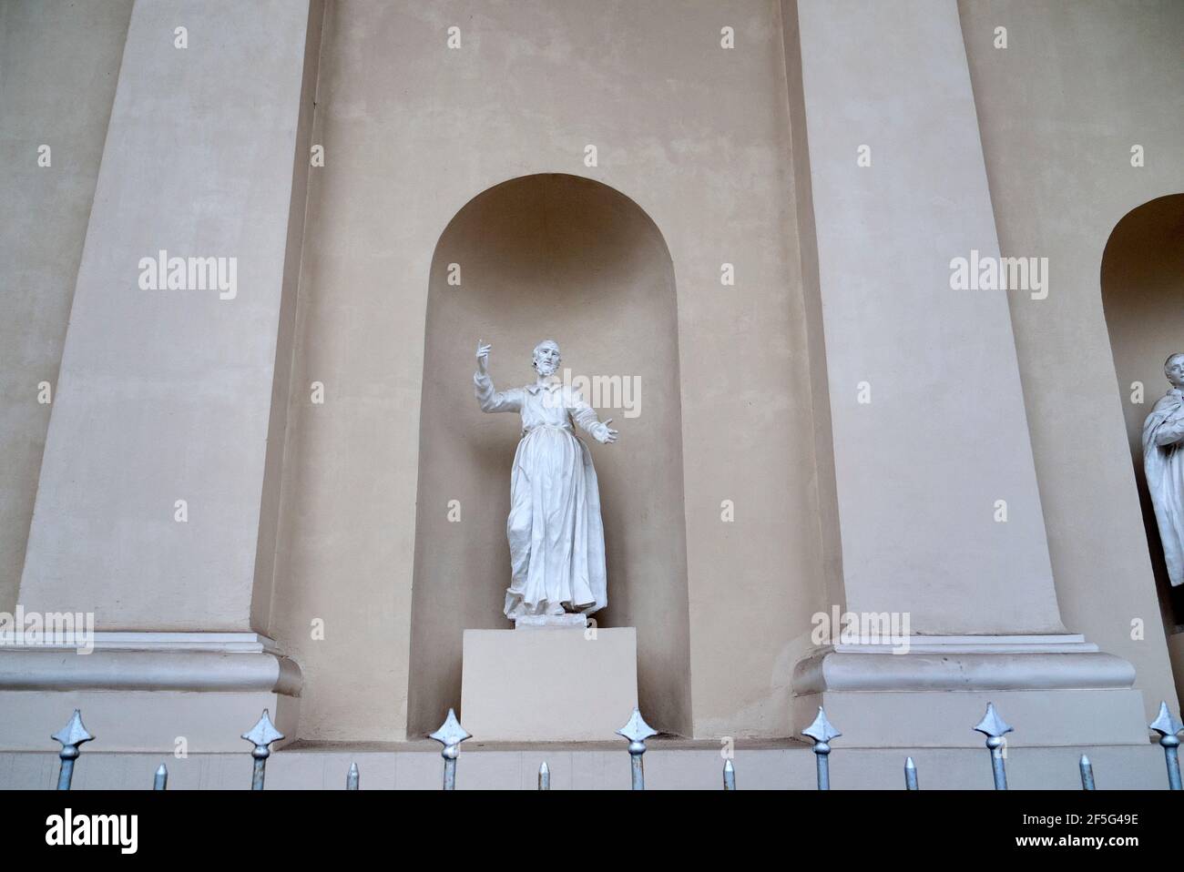 Statue at the cathedral, old town of Vilnius, Lithuania Stock Photo - Alamy