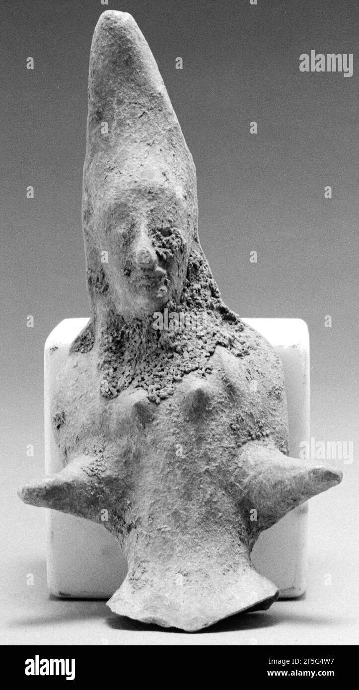 A seated female figure hi-res stock photography and images - Alamy