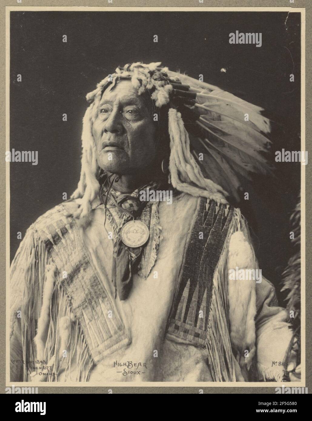Bear sioux hi-res stock photography and images - Alamy