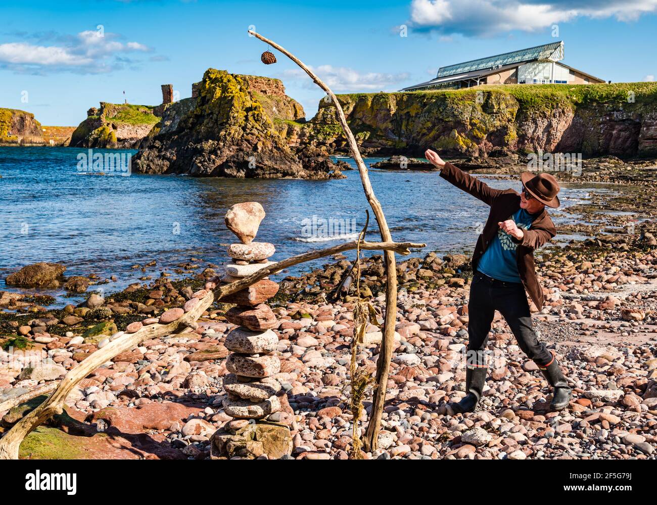 Stacking stones hi-res stock photography and images - Alamy