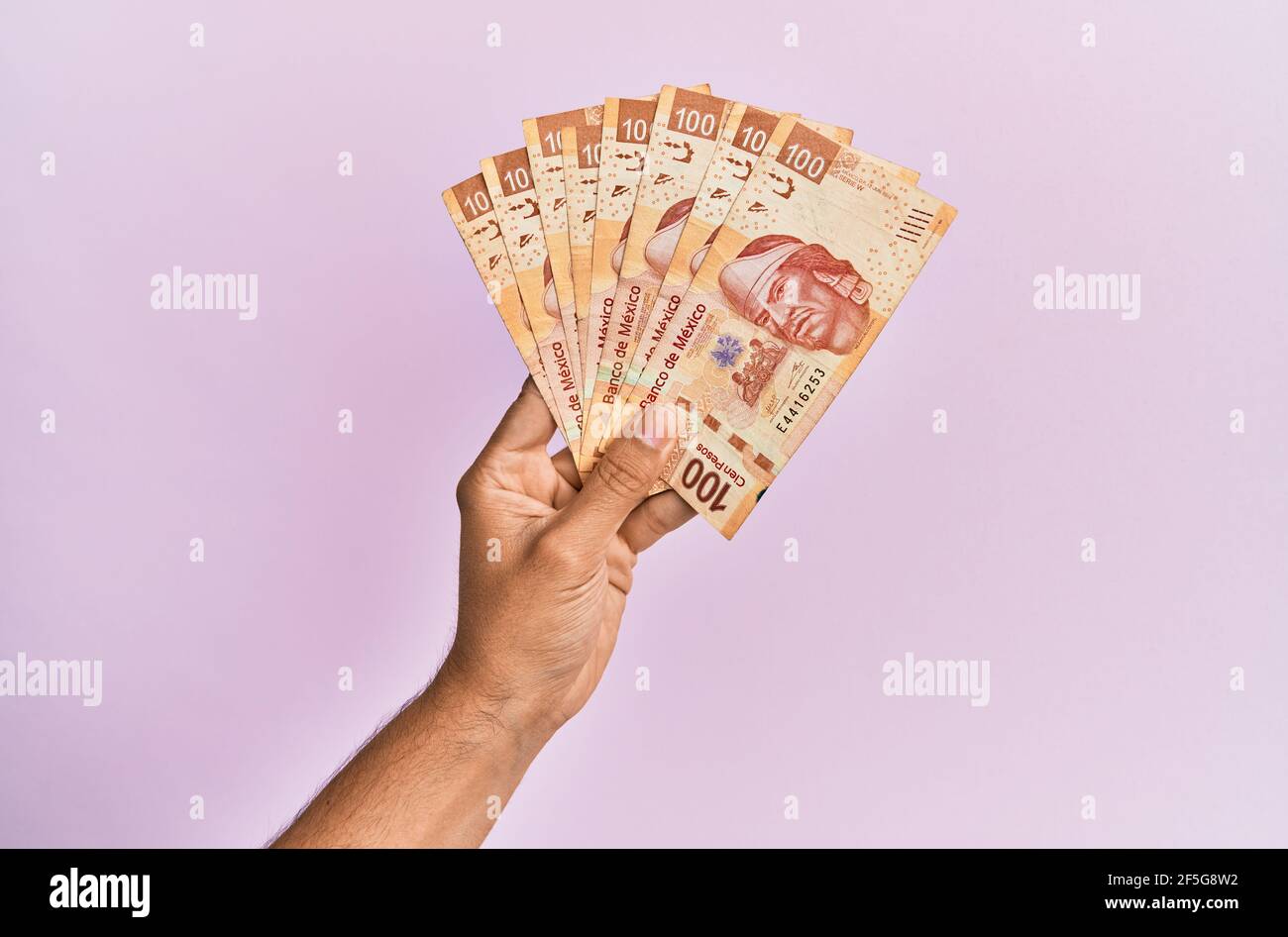 100 peso mexican bank note hi-res stock photography and images - Alamy